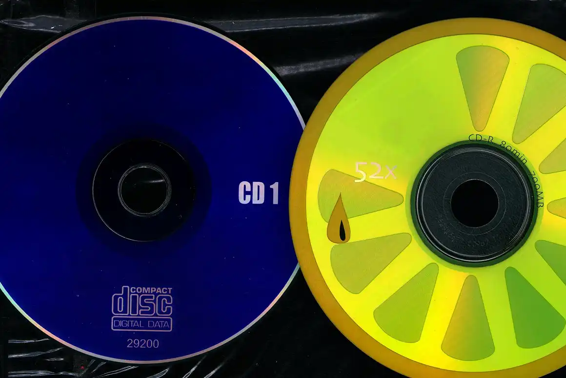 Extra-detailed CD textures, CD cases Free Download